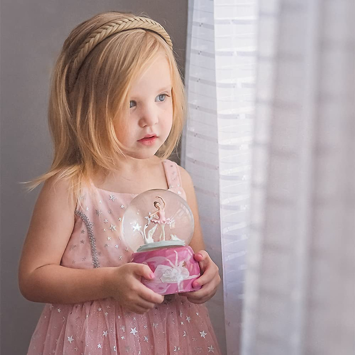 Dreamwizor Snow Globe for Birthday, Ballet Recital Gift, Made with Real Glass, Collectible Ballet Dancer Snowglobe for Adult, Musical Snow Globe Gift for Wife, Women and Girls, Tuned Swan Lake