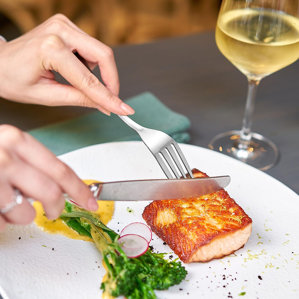 Roshtia 200 Pieces Dinner Forks Set 6.7 Inch Stainless Steel Silverware Fork Metal Cutlery Fork Salad Fork Flatware Fork Table Fork Set for Kitchen Restaurant, Mirror Polished, Dishwasher Safe