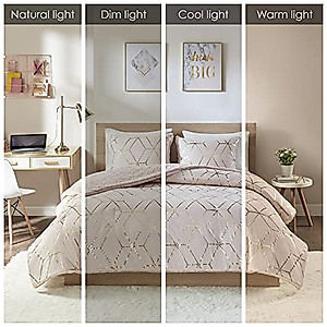 Intelligent Design Ainsley Comforter Set-Geometric Metallic Print to Faux Fur Reverse Trendy All Season Hypoallergenic Bedding, Matching Sham, Twin/Twin XL, Blush 2 Piece (ID10-1761)