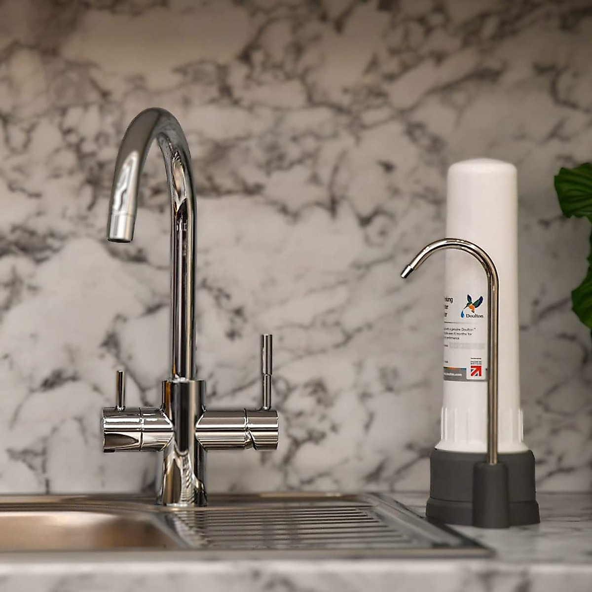 Doulton ¦ W9331032 ¦ HCP Countertop Filter System ¦ Tap Fit ¦ 10" UltraCarb Short Thread Element BSP Mount ¦ Superb Taste Drinking Water Filter ¦ 9501 ¦ White and Grey