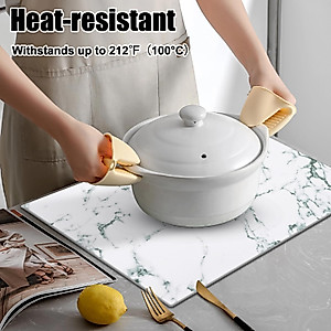 Homaxy Faux Leather Heat Resistant Placemats for Dining Table Set of 6, Waterproof Wipeable Washable PU Table Mats, Easy to Clean Anti-Slip Place Mats, 11.8" x 17", Marble