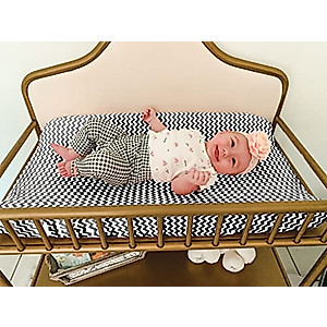 Changing Pad Cover – Premium Baby Changing Pad Covers 4 Pack – Boy or Girl Changing Pad Cover – Pure Jersey Machine Washable Black and White Changing Table Cover – Diaper Changing Pad Cover Sheets