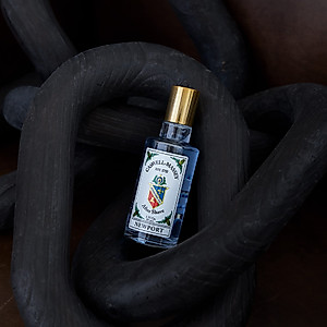 Caswell-Massey Newport Gold Cap After Shave, Soothing Aftershave with Sandalwood, Citrus & Cedar, 3 Fl Oz