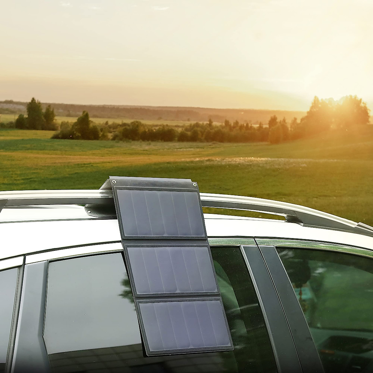 [2023 Red Dot Winner] YARD FORCE 21W & 13000MAH Solar Charger with Battery, Portale Solar Power Bank Built-in 3 in 1 Charging Cable, Qc 3.0 18w Fast Charging, Compatible with Phone, Android. LX PB21