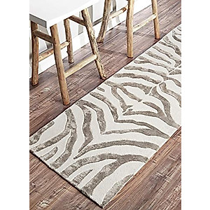 nuLOOM Hand Tufted Plush Zebra Accent Rug, 3x5, Gray
