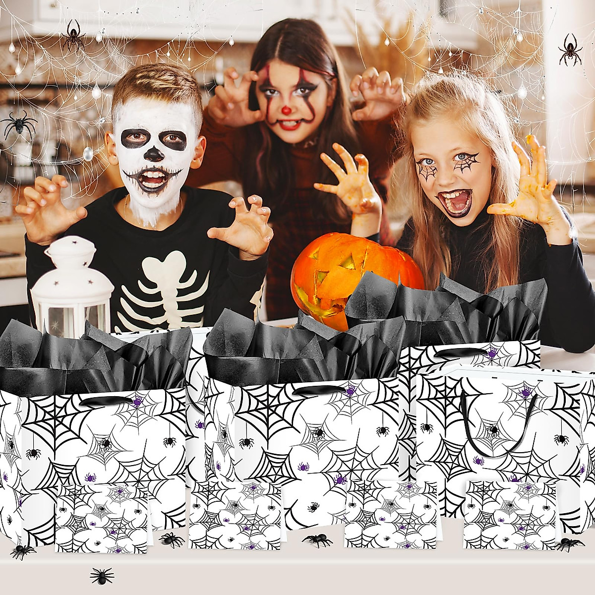 Halloween Spider Gift Bag Trick or Treat Gift Bag with Tissue Paper Greeting Card Halloween Party Favors Spider Web Wrapping Paper Goodie Bag for Halloween Birthday Baby Shower Party Supplies
