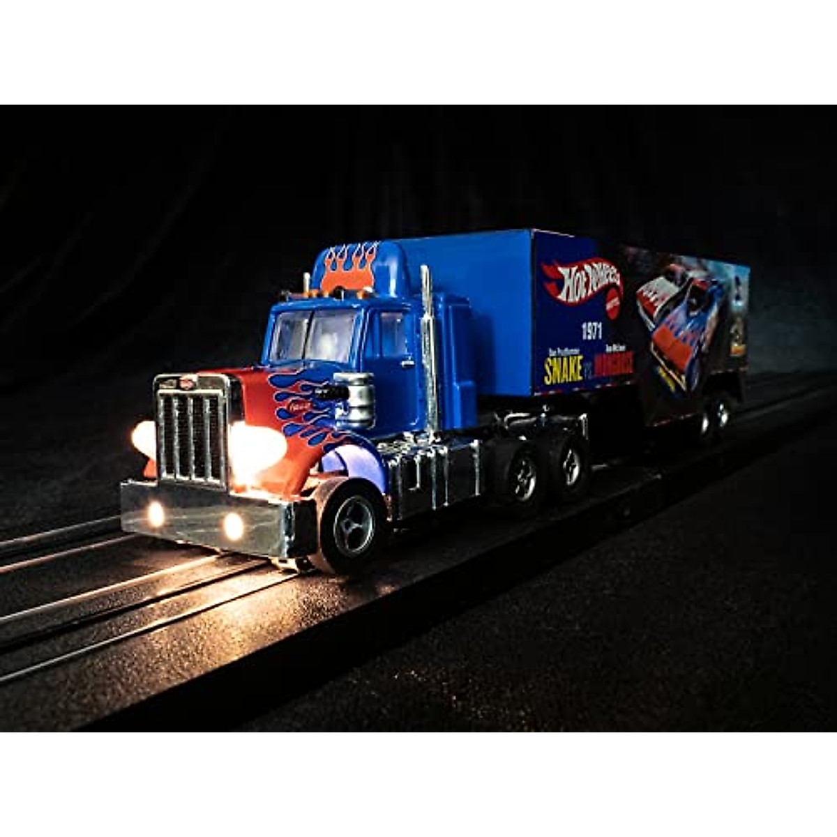 Auto World Xtraction Racing Rig Peterbilt 359 w/Trailer Snake II vs. Mongoose II (Flamethrower) HO Scale Slot Car