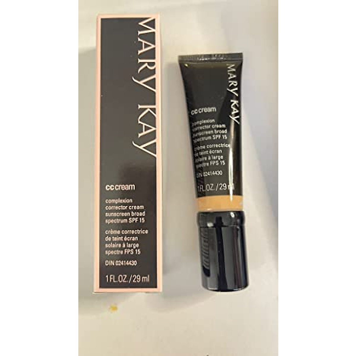 Mary Kay CC Cream Sunscreen Broad Spectrum SPF 15 1fl. oz / 29 mL - Medium to Deep
