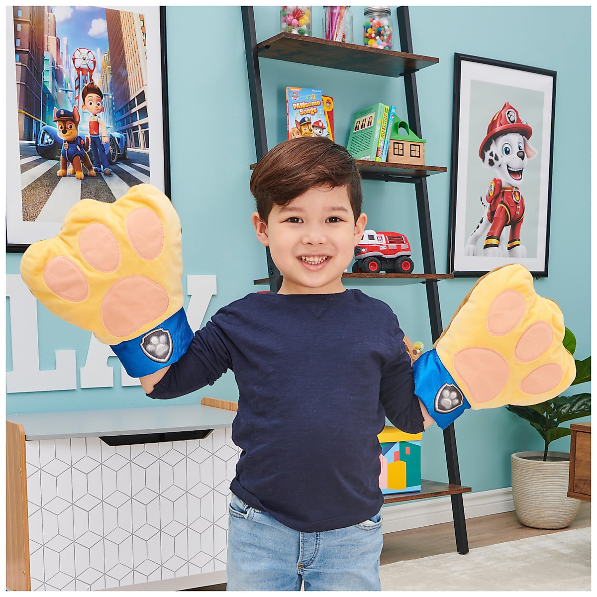 Paw Patrol, Chase Hero Paws Role Play Plush Toy with 10 Sounds and Phrases, Pretend Play Costume for Kids Ages 3 and up