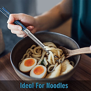 Stainless Steel Chopsticks，Reusable Chopsticks 304 Stainless Steel Chopsticks Lightweight Metal chopsticks Anti-slip Chop Sticks 2 Pairs Chopsticks Dishwasher Healthy (Blue silver)