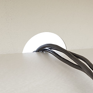 SAFAVIEH Home Collection Estella White 2-Door 1-Shelf Entertainment Media Stand up to 55" Flatscreen TV