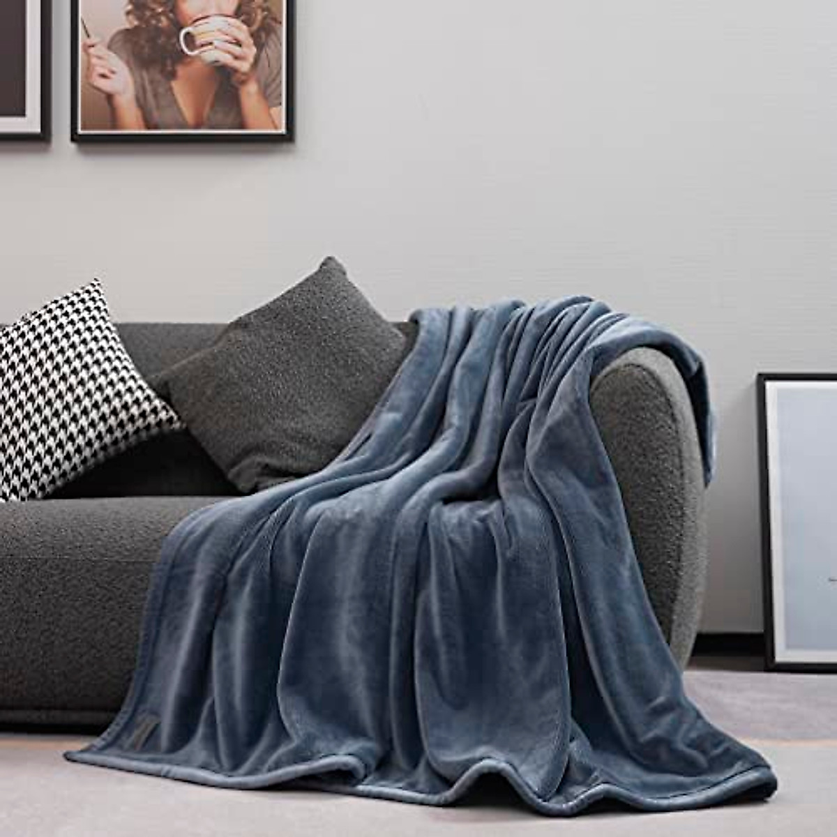 Mellowdy Extra Thick Hearty Plush Flannel Blanket (Dark Grey, 90x90) - 500GSM Queen Size Warm Blanket for Winter, Fall | Soft, Fluffy, Cuddly, Perfect for Bed, Oversized Throw for Couch, Sofa