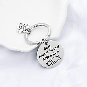 FUSTMW Basset Hound Keychain Best Basset Hound Mom Ever Gifts Dog Mom Owner Basset Hound Gifts Dog Lover Jewelry Gifts (silver)