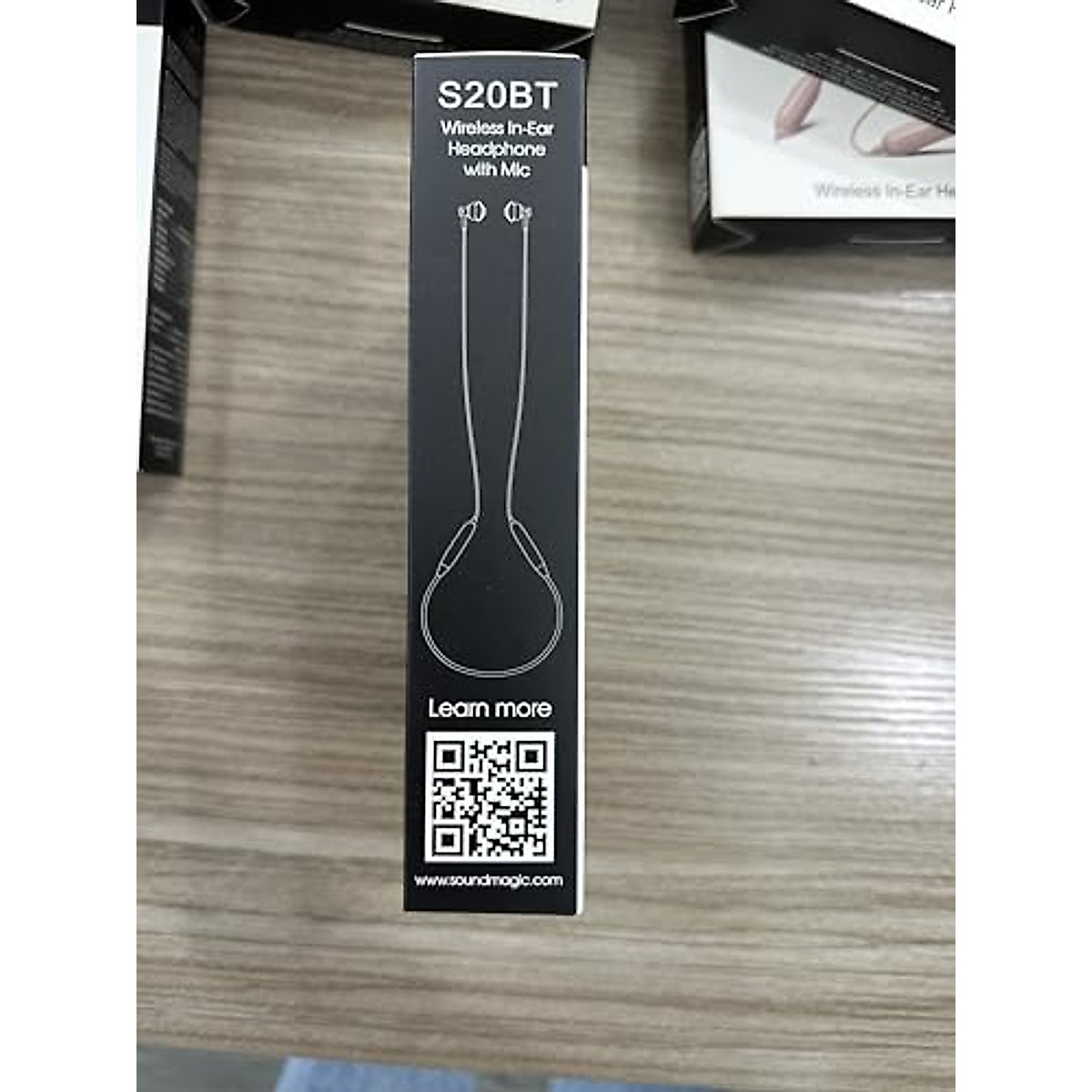 SoundMAGIC S20BT Neckband Bluetooth Headphones Wireless Earphones HiFi Stereo in Ear Headset with Microphone Lightweight Sports Earbuds Long Playtime Stable Connection Black