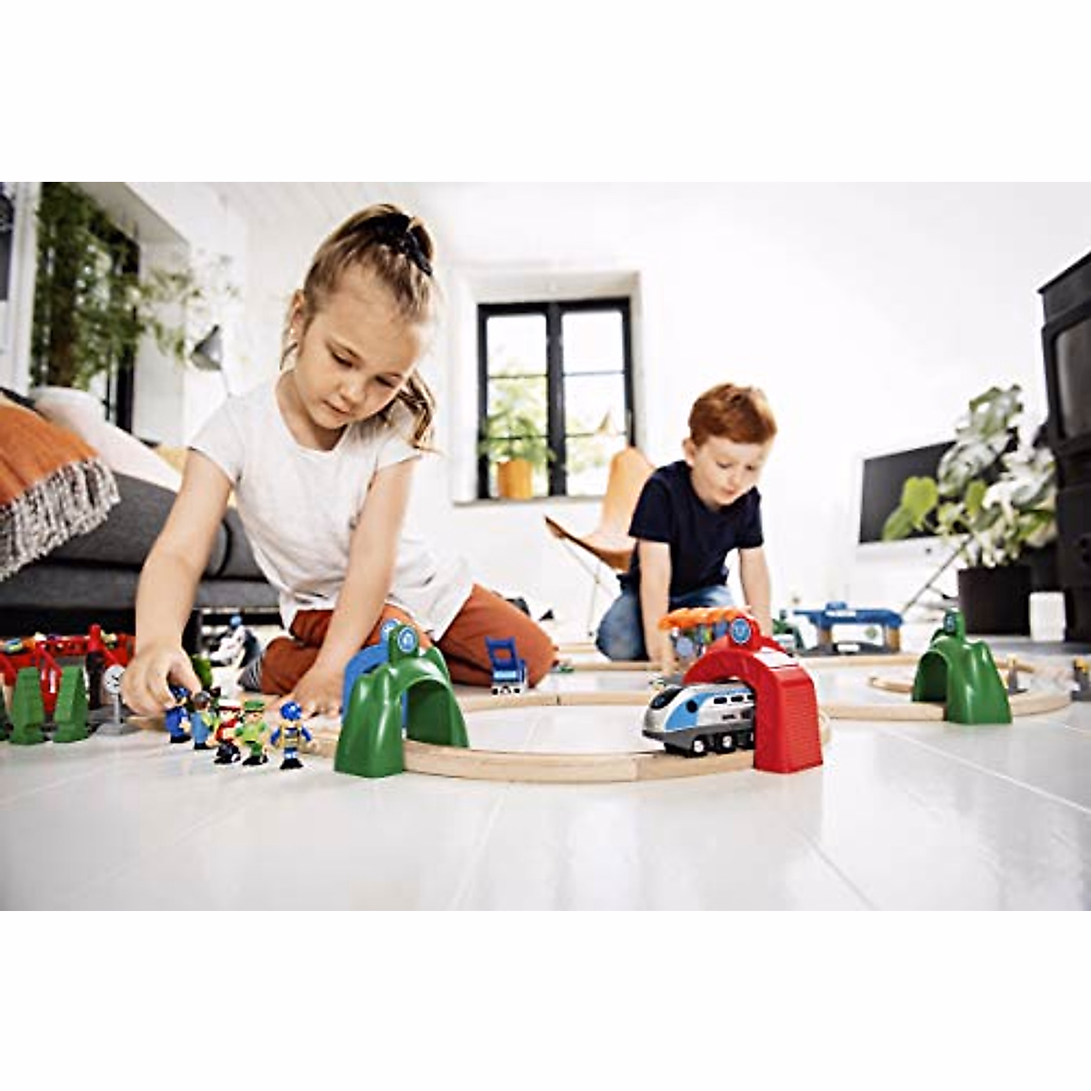 BRIO World - 33873 Smart Tech Engine Set with Action Tunnels | 17 Piece Train Toy with Accessories and Wooden Tracks for Kids Age 3 and Up