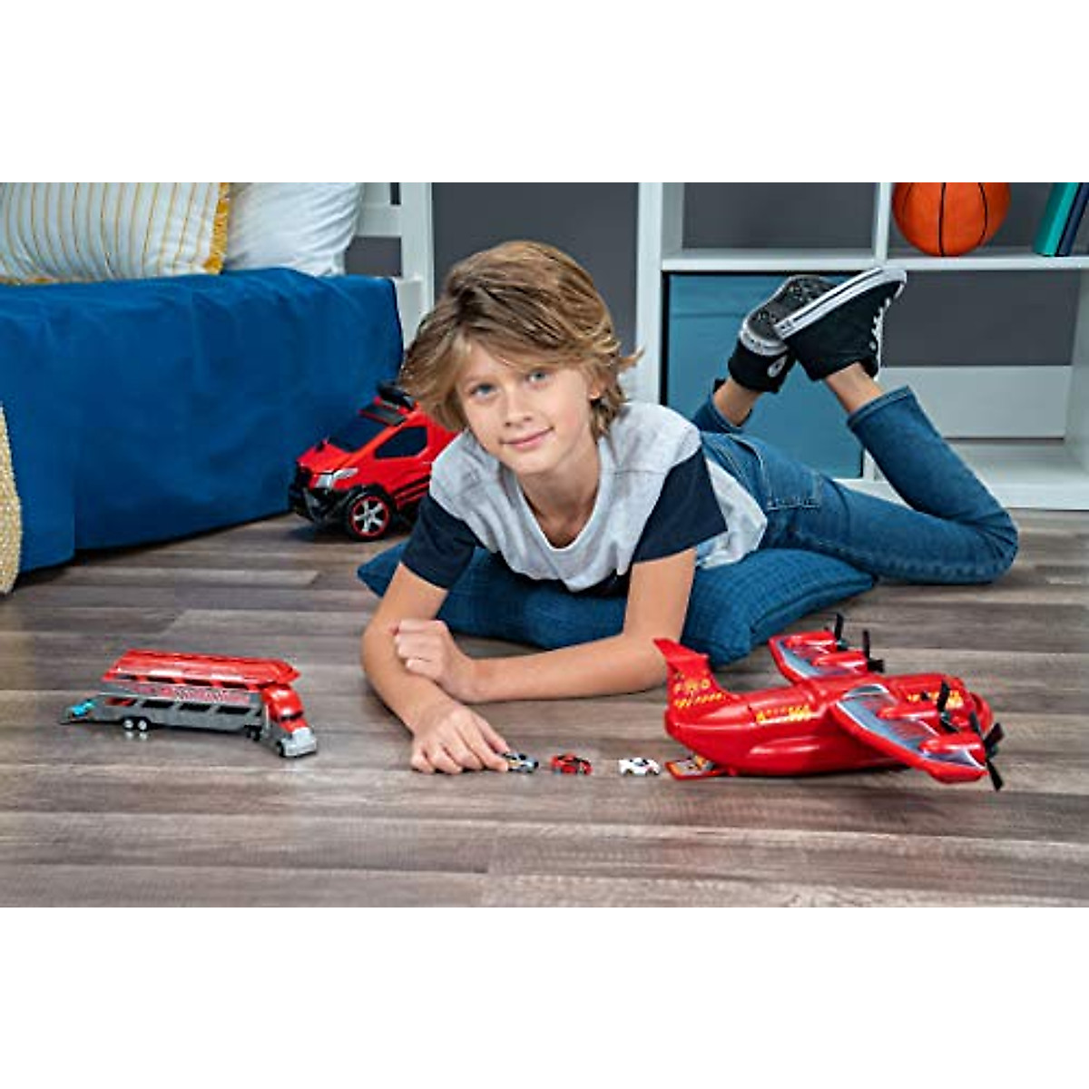 Micro Machines Fire and Rescue Cargo Transporter Plane - Features Vehicle Hatch, Retractable Hook, Cargo Doors, and Exclusive Vehicle - Collect Them All - Amazon Exclusive