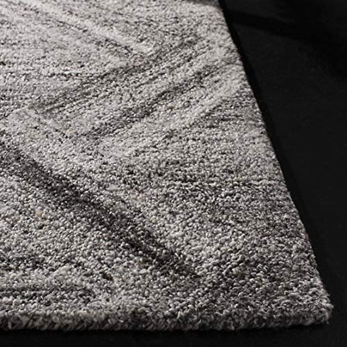 SAFAVIEH Abstract Collection Area Rug - 6' x 9', Grey & Black, Handmade Wool & Viscose, Ideal for High Traffic Areas in Living Room, Bedroom (ABT607F)