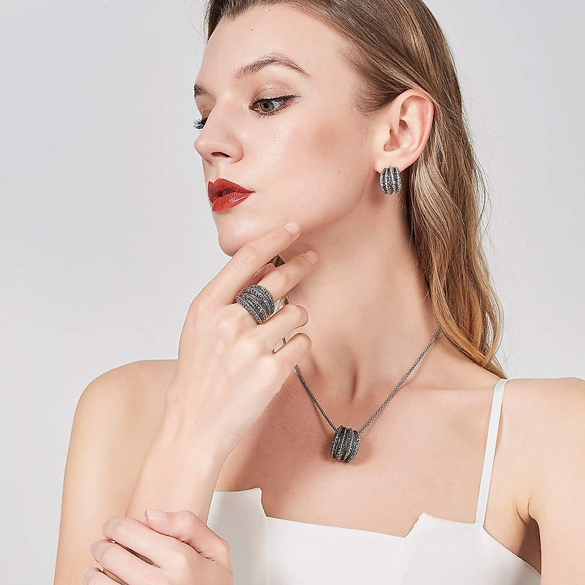 Mytys Marcasite Rings for Women Retro Black Onyx Cocktail Band Ring Statement Rings for Women (marcasite size 8)