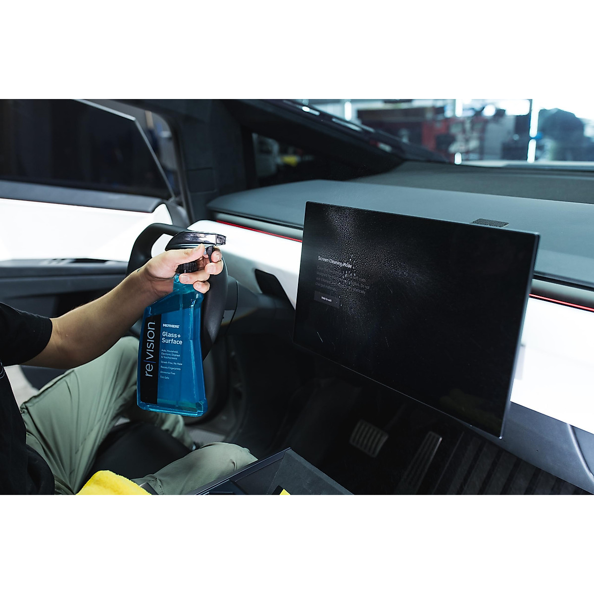 Mothers 06624 re|Vision Glass+Surface Cleaner - 24 oz.