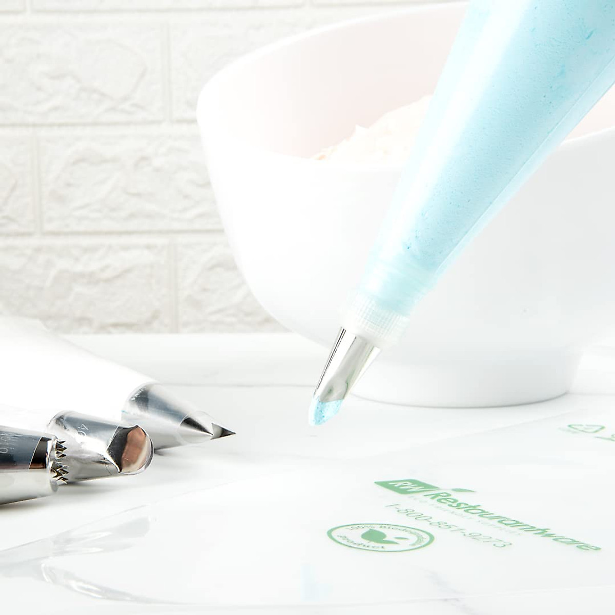 Restaurantware Pastry Tek Piping Tip 1 Reusable Ruffle Icing Tip - #86 Dent-Resistant Stainless Steel Pastry Tip Dishwasher-Safe Decorate Cupcakes Cakes or Cookies