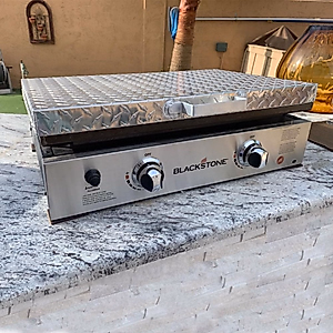 TITAN GREAT OUTDOORS Griddle Cover Fits 28in Blackstone Grill, Diamond Plated Aluminum Flat Top Griddle Guard Cover