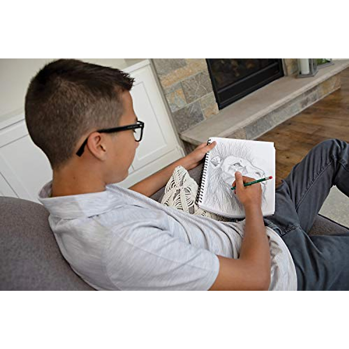 UCreate Poly Cover Sketch Book, Heavyweight, 9" x 12", Black, 75 Sheets