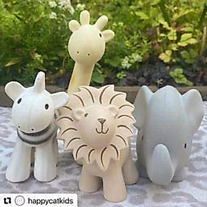 Tikiri My First Safari Lion Natural Rubber Rattle (Brown)