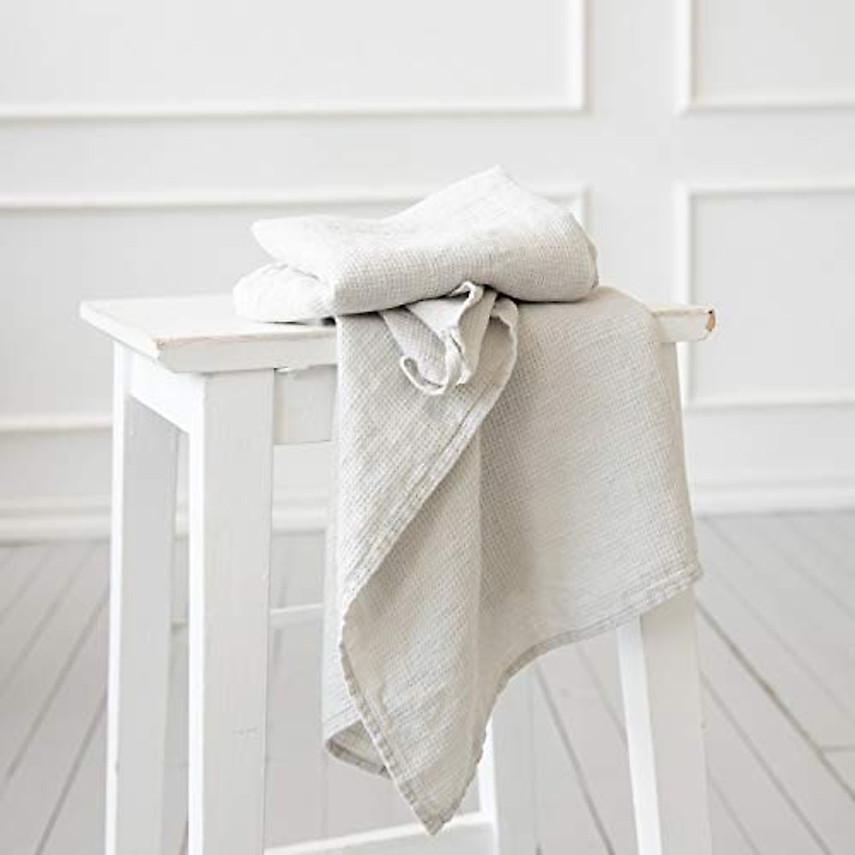 LinenMe Washed Waffle Linen Hand Towels, 20 in x 28 in, Silver