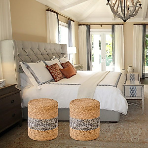 Ottoman Foot Rest Stool Round Natural Seagrass Foot Stool Hand-Woven Boho Pouf Ottomans Home Decor Footstool Extra Seating for Living Room Bedroom Entryway Grey