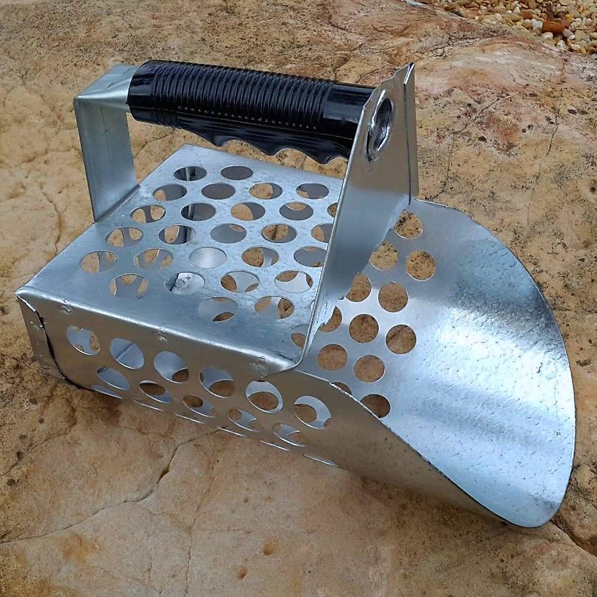SWEETLO Metal Sand Scooph Scoops Hand Sifter Scoop for Sand - Metal Sifting Sifter Treasure Scoop - Metal Detecting Accessories Sand Scoop Detector Basket Digging Beach - Hex Holes Stainless Steel