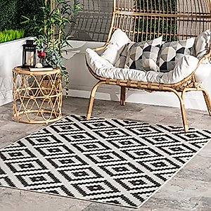nuLOOM Darrow Moroccan Diamond Indoor/Outdoor Area Rug, 4' x 6', Black and White
