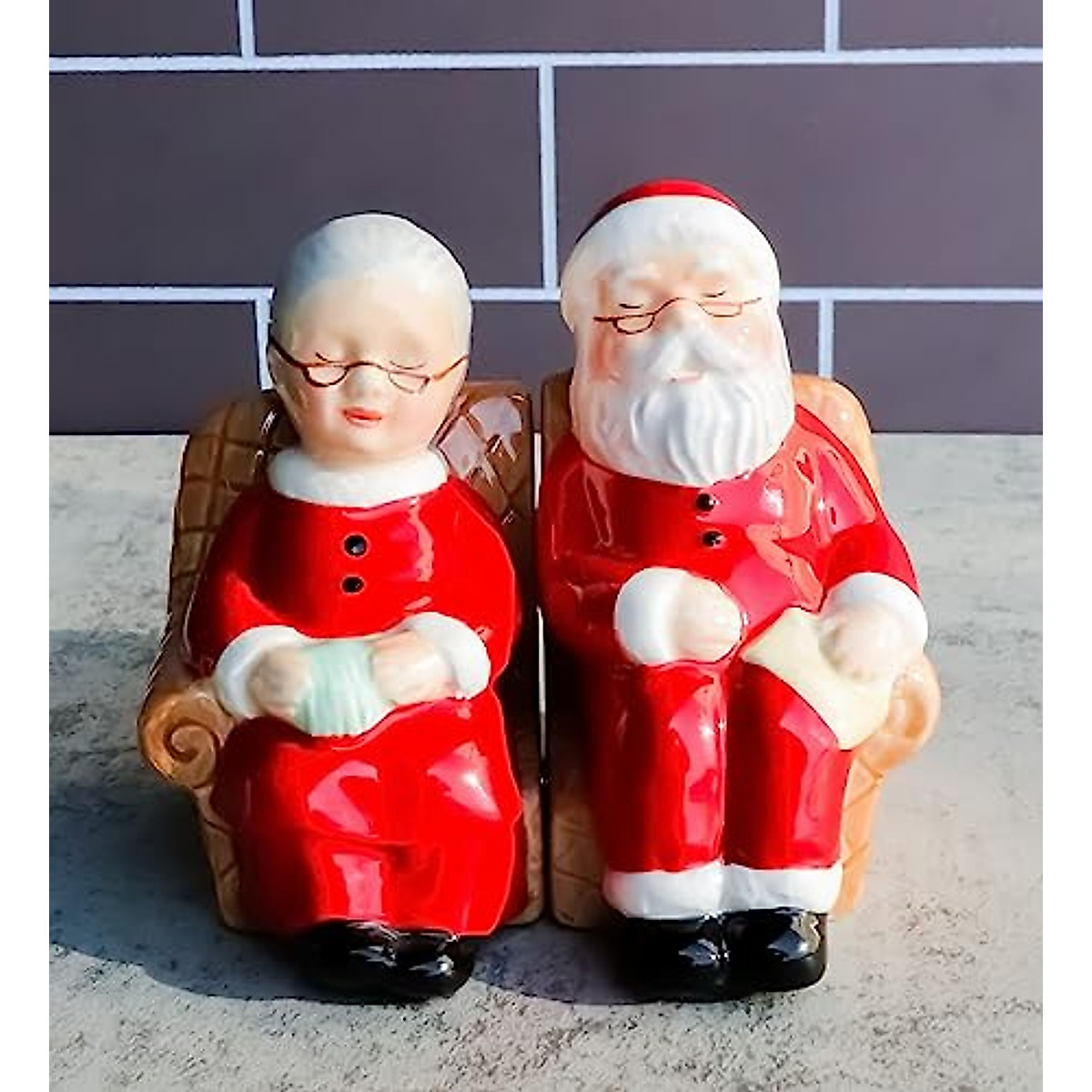 Ebros Gift North Pole Residence Mr And Mrs Santa Claus Sitting On Sofa Chair Christmas Couple Salt And Pepper Shakers Set Ceramic Figurines Party Kitchen Tabletop Collectible