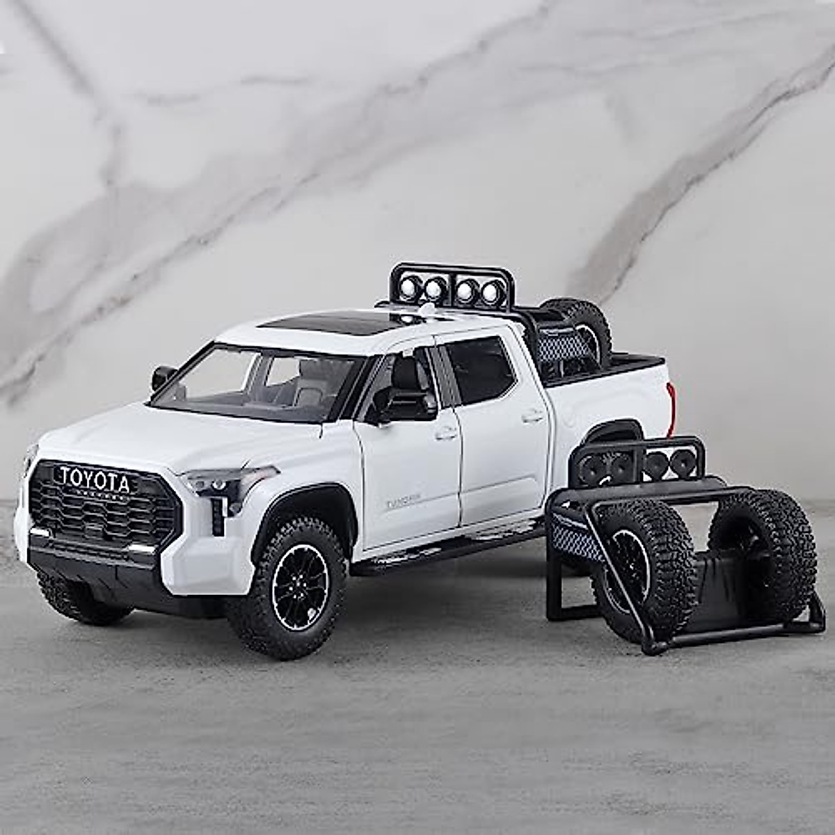 OANMYJJO Toy Trucks for Boys 1/24 Toyota Tundra Diecast Metal Model Toy Pickup Truck Pull Back Car Model with Light and Sound Toy Trucks for Boys Age 4-7(White)