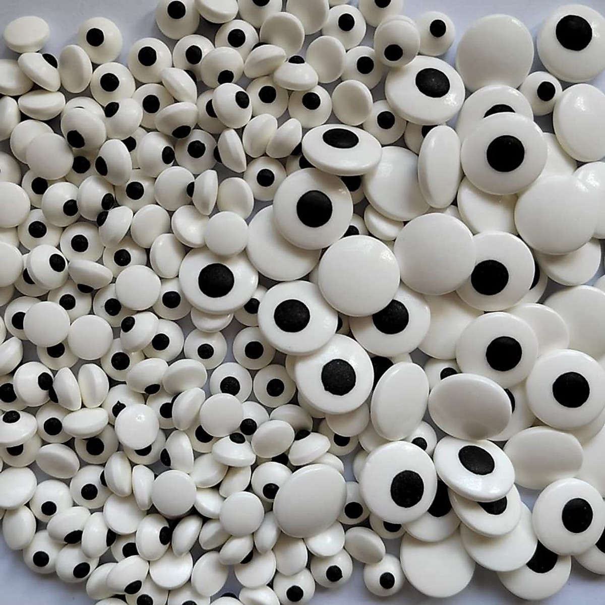 Eastron 2 Bottles Edible Candy Eyeballs Eyes Cake Cupcake Toppers Cookie Decorations Dessert Sprinkles for Halloween Christmas Birthday Party Supplies 5.4 Ounce, Two Size Mixed