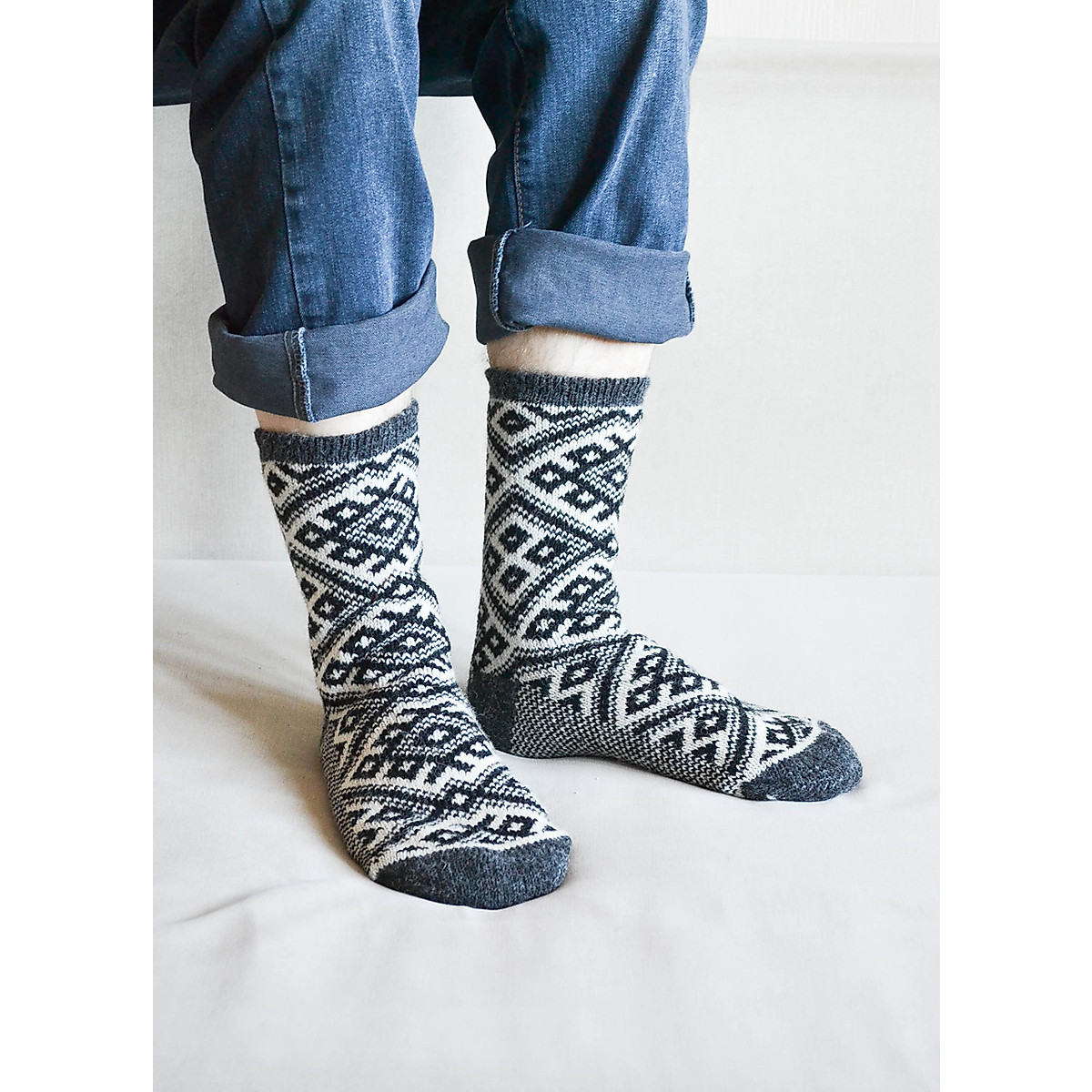 Hand knit socks for men 100% Wool men Warm Woolen Knitted size 9-12.L