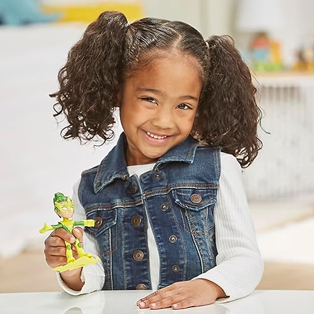 Marvel Spidey and His Amazing Friends Electro Action Figure Toy, Preschool Super Hero Action Figure with Accessory, Kids Ages 3 and Up