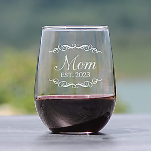 Mom Est 2023 - New Mother Stemless Wine Glass Gift for First Time Parents - Decorative 17 Oz Large Glasses