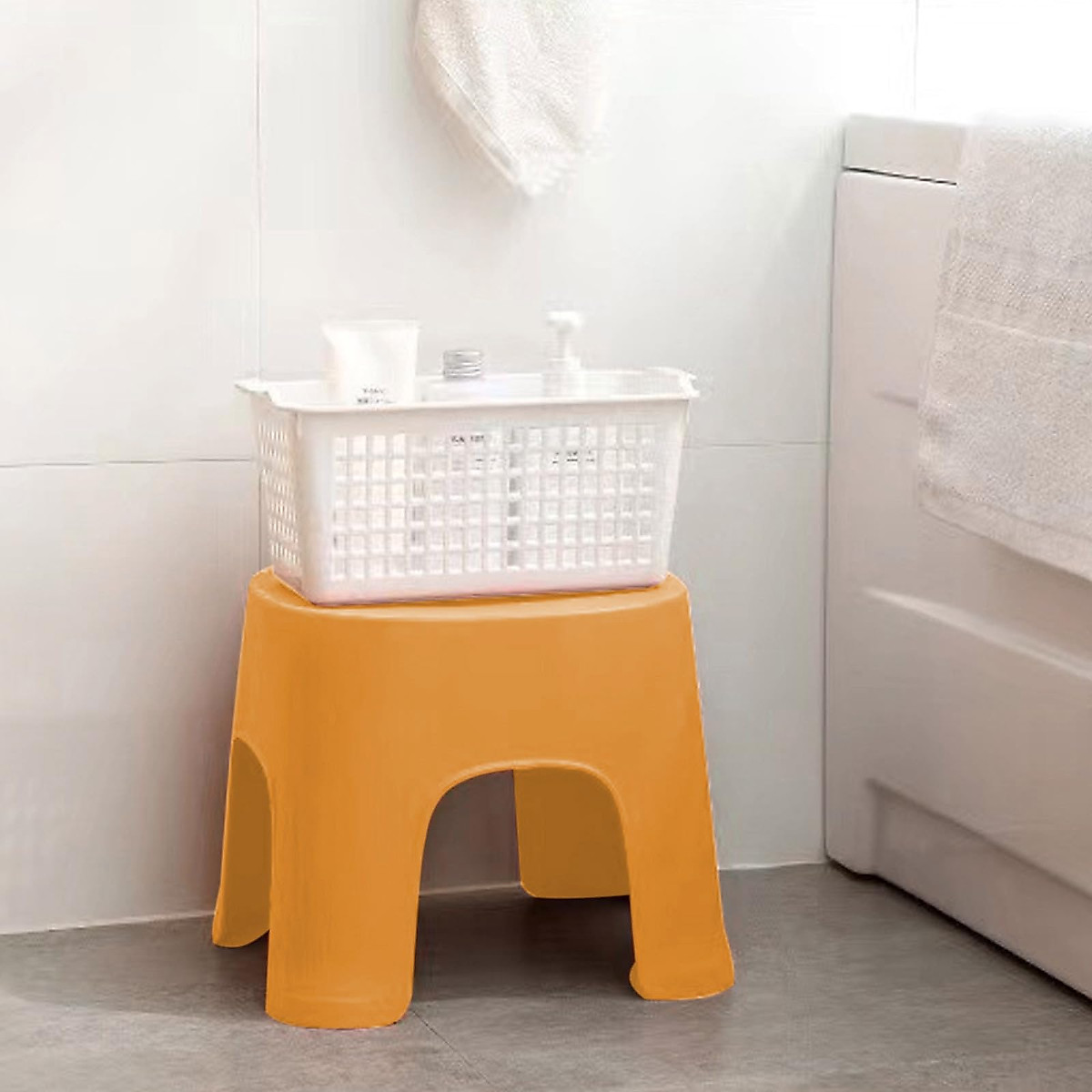 Plastic Step Stool, Small Portable Step Stool, Thickened Single Foot Stool with Non Slip Pads, Multifunctional Seat Stool Sturdy and Lightweight Ideal for Living Room Bathroom Kitchen (Yellow)