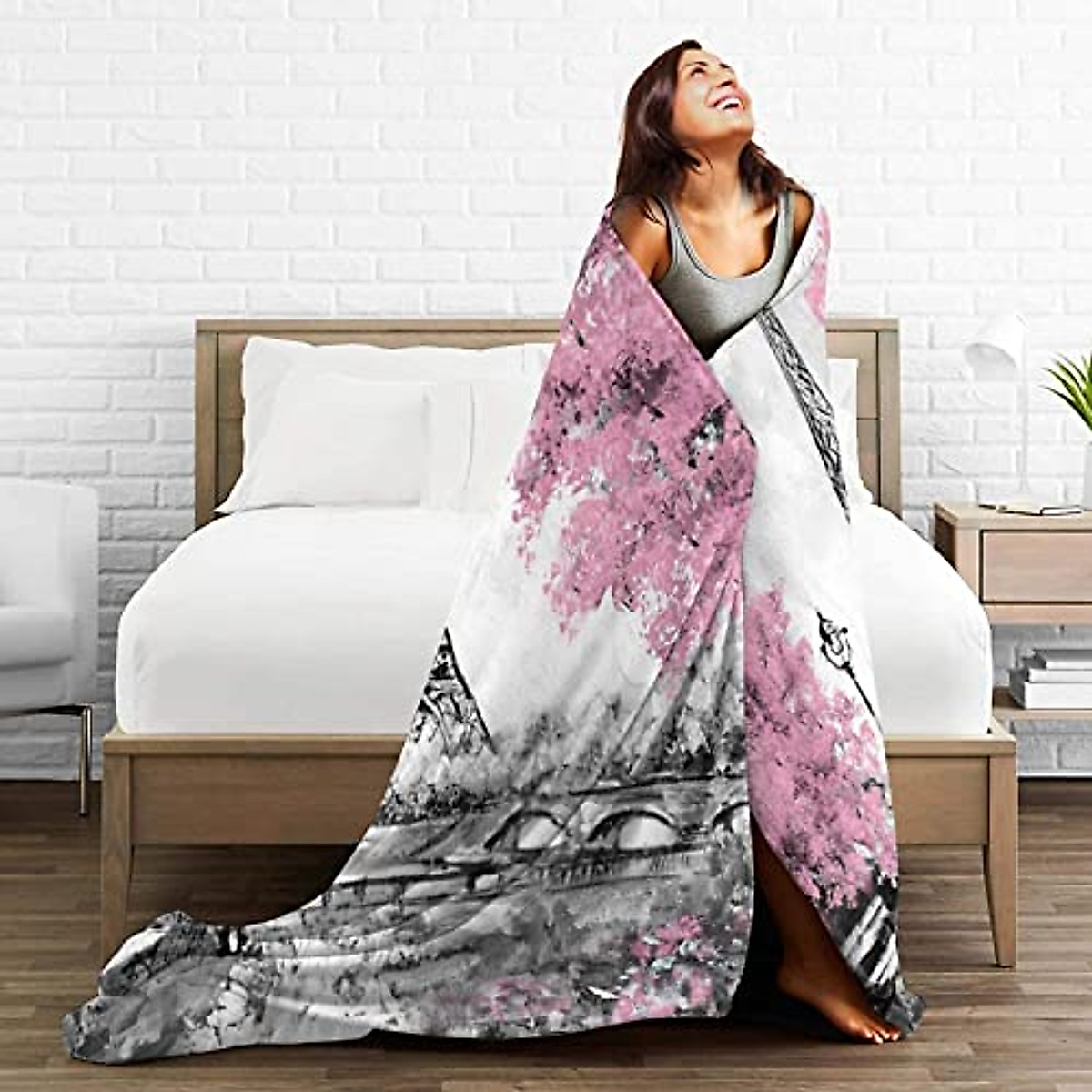 Perinsto Paris Eiffel Tower Throw Blanket Ultra Soft Warm All Season Decorative Fleece Blankets for Bed Chair Car Sofa Couch Bedroom 50"X40"