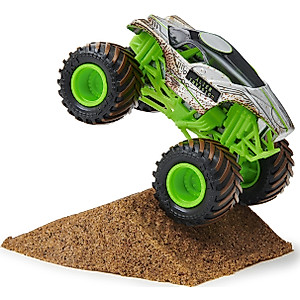 Monster Jam, Alien Invasion Monster Dirt Starter Set with 8oz Monster Dirt and Official 1:64 Scale Truck