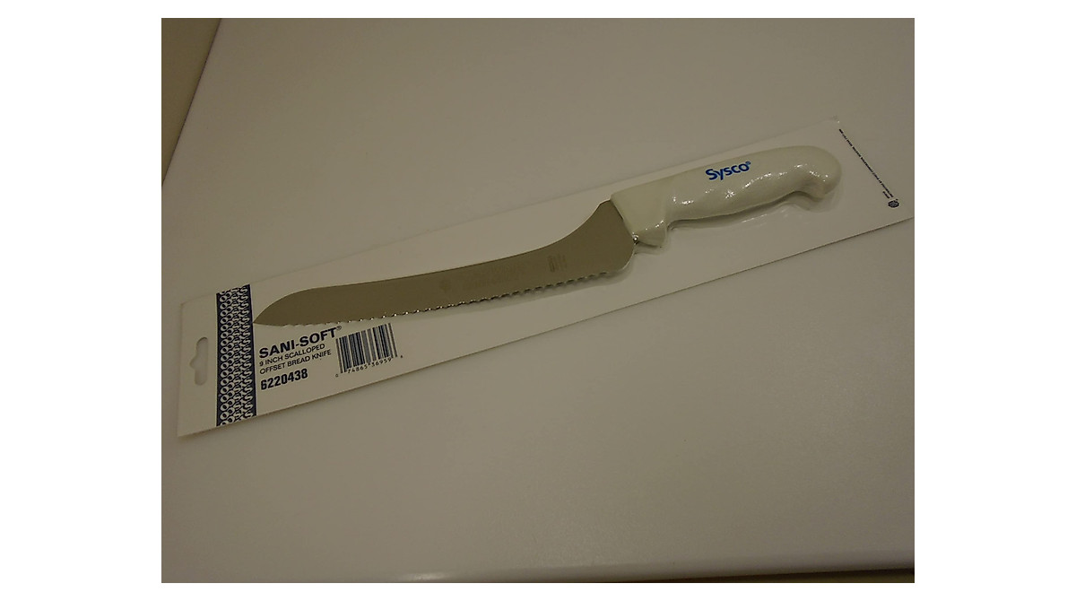 Sysco USA 9" Scalloped Sandwich Knife - Soft Grip