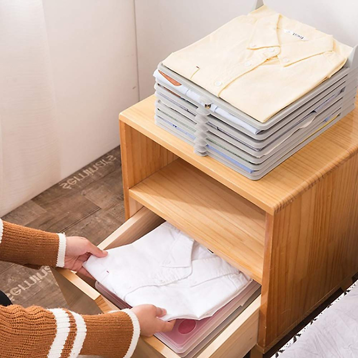 AUNMAS Laundry Fold Board, Clothes Folding Board T Shirts Fast Folder Annular Hole Design for Shirts Sweaters Pants Childrens Clothing (White)