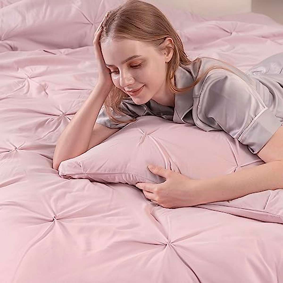 DOWNCOOL King Size Comforter Set - Pintuck Bedding Comforter Sets, 3-Piece Set, 1 Pinch Pleated Comforter and 2 Pillowcases, Soft Bedding Comforters & Sets for All Season, Pink Comforter King Size