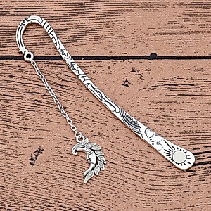 Gzrlyf Sun Moon and Stars Bookmark Glow in The Dark Bookmark Luminous Book Markers Metal Book Lover Gifts (Moon Luminous Bookmark)