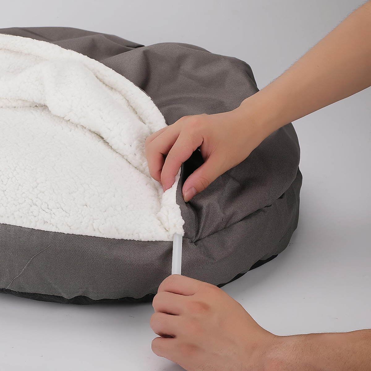 long rich Durable Oxford to Sherpa Pet Cave and Round Pet Bed, 25", with Removable top and Insert, by Happycare Textiles