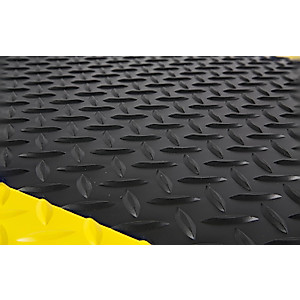 Wearwell UltraSoft Diamond-Plate SpongeCote Mat - Black/Yellow. Anti-Fatigue Workstation Mat. 2' W x 3' L x 15/16" Thickness. Nitricell Sponge. Pre-Beveled Edge. For Industrial Use (414.1516x2x3BYL)