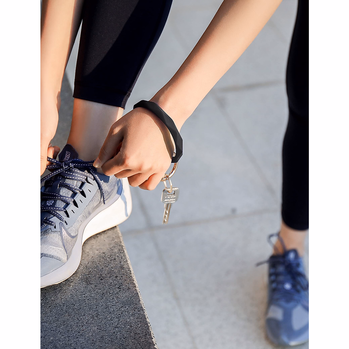 Mymazn Silicone Key Ring Bracelets Compatible with Women Wristlet Round Keychain Bangle Keyring Oversize Circle (BLack)