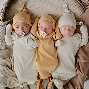 FRIGG Daisy Natural Rubber Baby Pacifier | Made in Denmark | BPA-Free (Baby Pink/Soft Lilac, 0-6 Months) 2-Pack