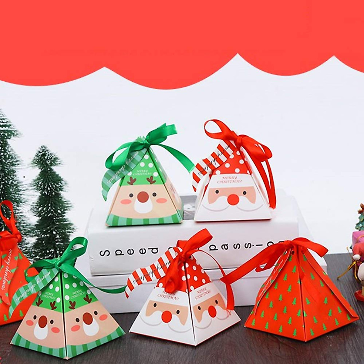Alapaste Gift Boxes Set of 30 Decorative Candy Boxes,Cookies, Goodies Christmas Candy Bags Santa Claus Reindeer Xmas Tree Gift Box Present Packaging for Festival Holiday New Year (Santa Claus)