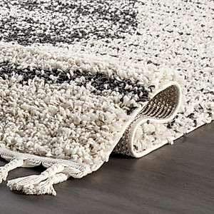 nuLOOM Kiera Moroccan Diamond Shag Tassel Area Rug, 9x12, Off-white